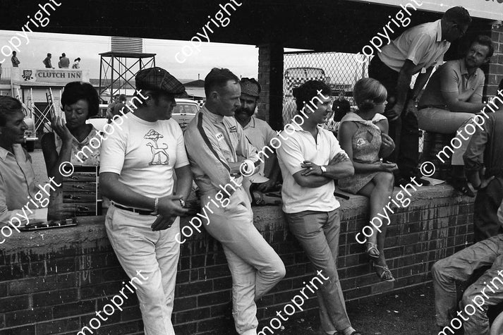 1968 SA GP Dave Charlton, Cathy to right THIS IS A SMOKING ZONE (court ...