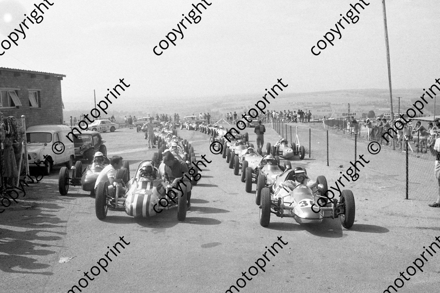 1969 SA GP FV support race 4 Dave Clapham Peco Frank Rundel kneeling r ...