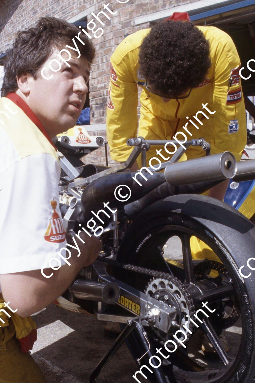 1983 MC SA GP 500 HB Suzuki team (permission Roger Swan) (2) – Motoprint