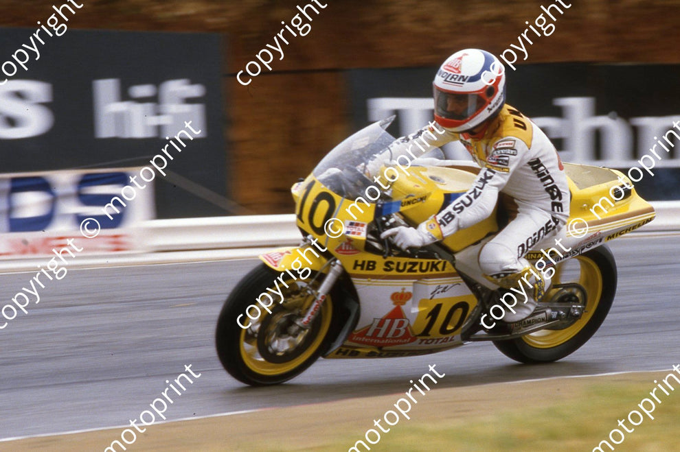 1984 MC SA GP 10 Franco Uncini Suzuki (courtesy Roger Swan) (1) – Motoprint