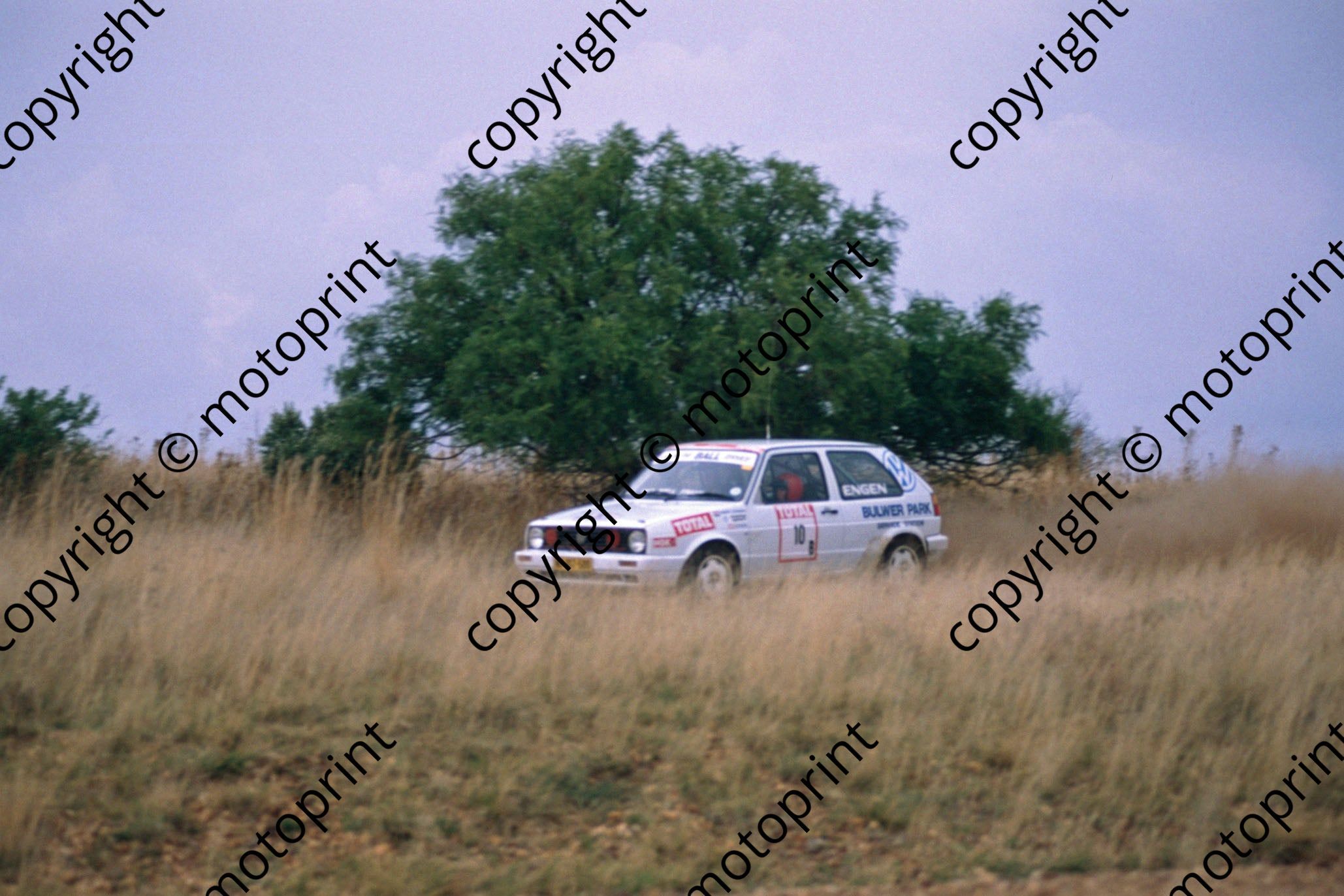 1993 Total 10 Tony Ball, Cherry Saunders Golf (R Swan) (5) – Motoprint