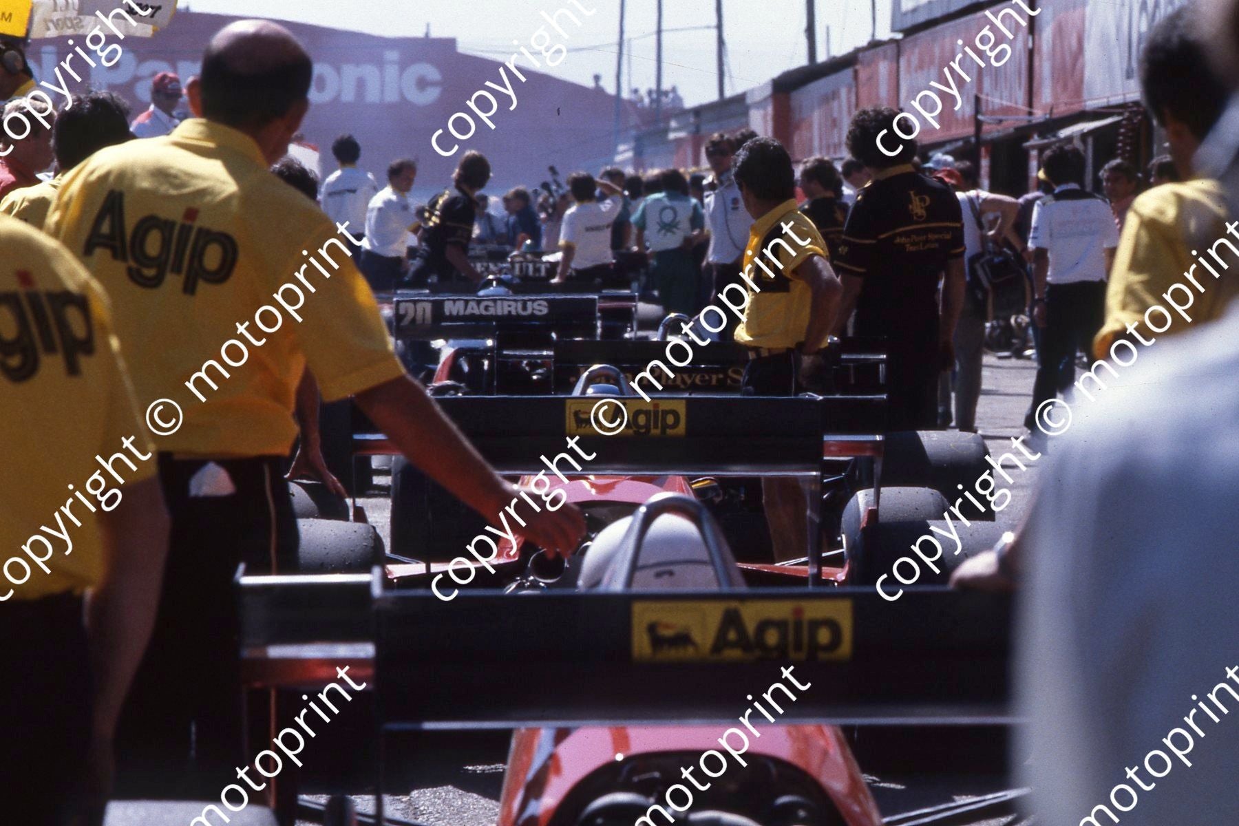 27 Ferrari team cars (courtesy Roger Swan) 580 – Motoprint