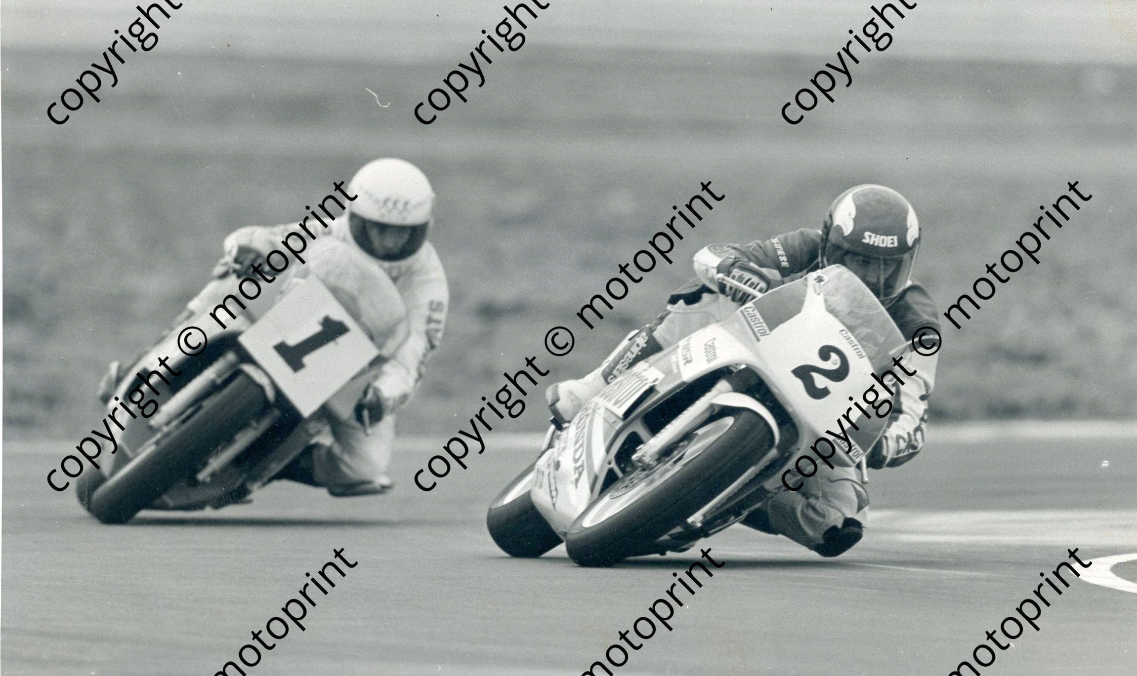 MC 1989 C Spencer Honda, T Crookes Yamaha 400 class 225 – Motoprint