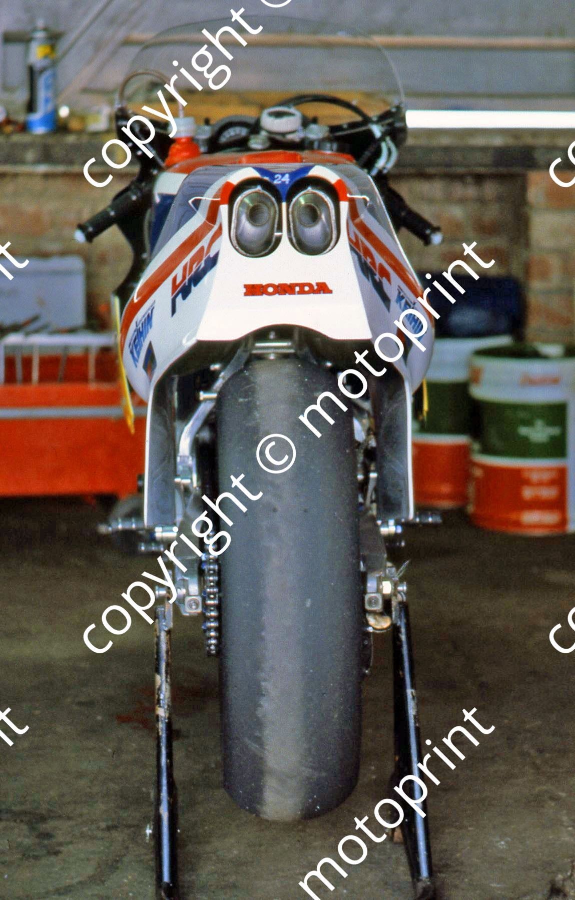 MC Honda rear view – Motoprint