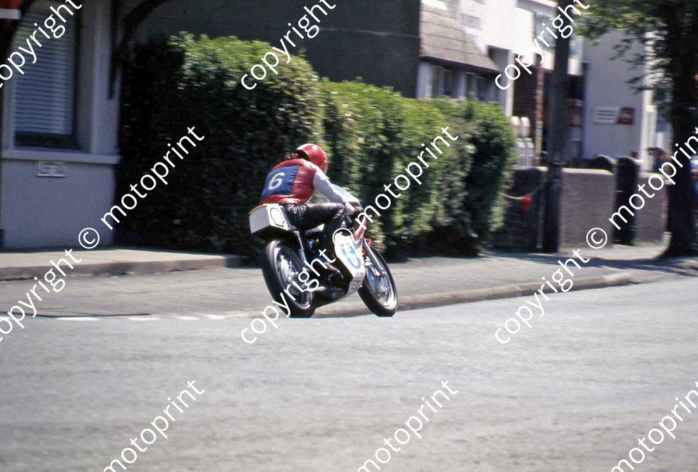 MC John Williams in trouble Junior – Motoprint