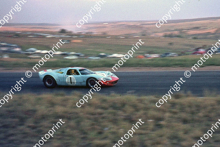 SP (thanks Stuart Falconer) a 166 1968 9hr Mirage Ickx Hobbs (in car ...