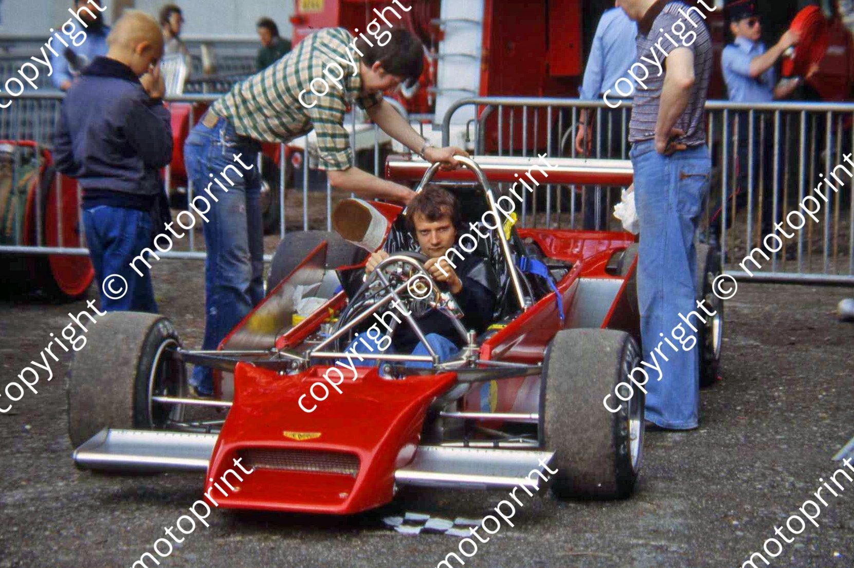 SS Chevron B48 Gaillard in car – Motoprint