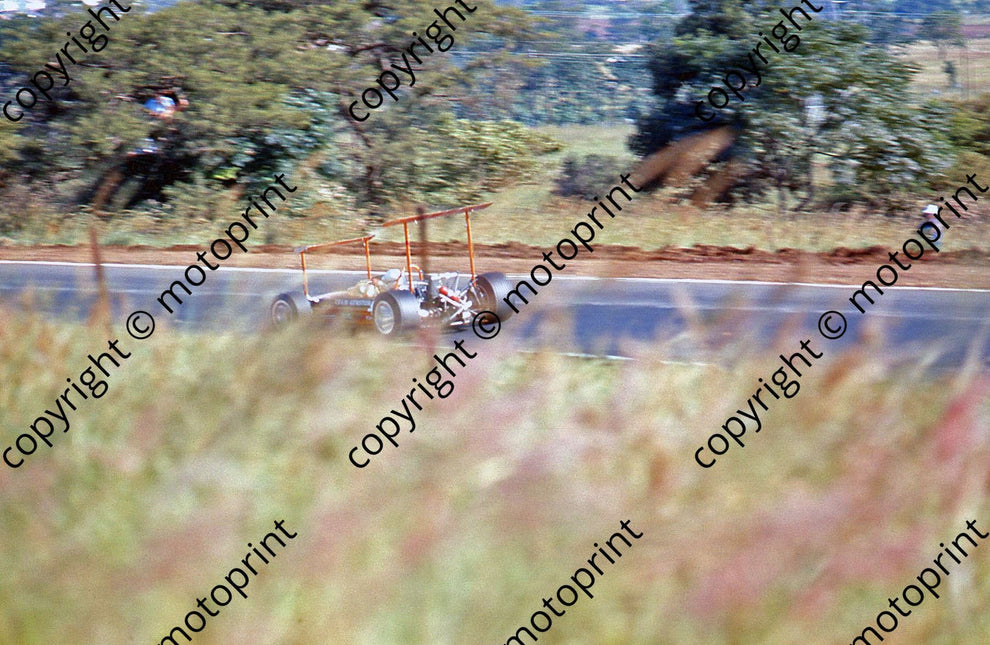 SS Love at Angels Angle through grass – Motoprint