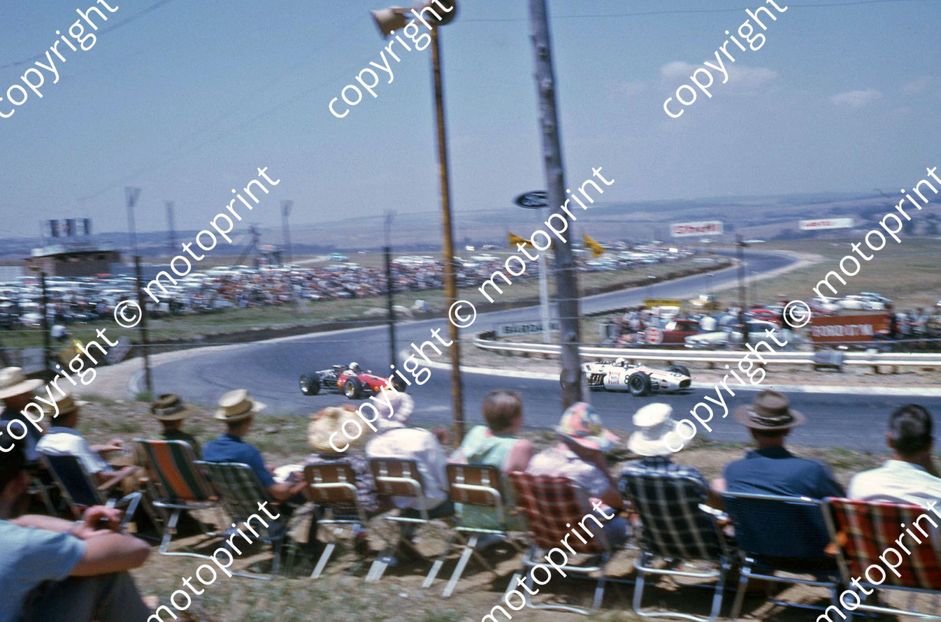 SS Pretorius Lola T140, Olthoff McL – Motoprint